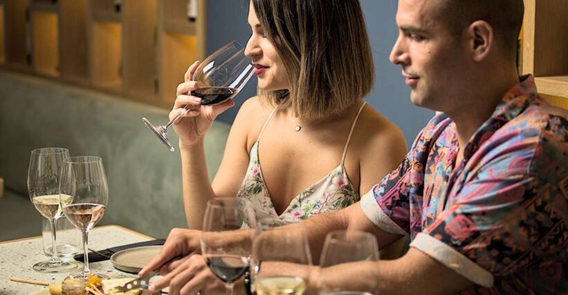 Athens: Small-Group Wine Tasting Tour with Appetizers - The Setting: Athens’ Historic Streets as a Backdrop