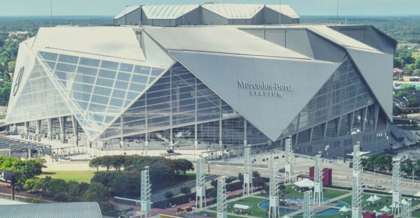 Atlanta: Atlanta Falcons NFL Game at Mercedes Benz Stadium - An In-Depth Look at the Experience