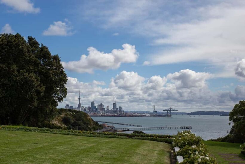 Auckland: City Tour with Wine Tasting and Black Sand Beach - The Coastal Wonder of Muriwai Black Sand Beach