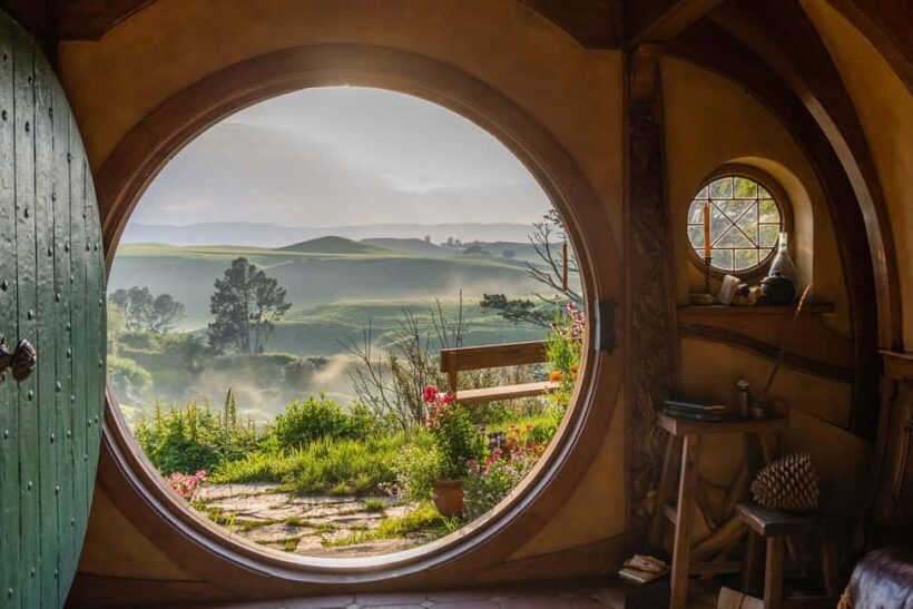 Auckland: Hobbiton & Waitomo Caves Small-Group Tour & Lunch - A Deep Dive into the Tour Experience
