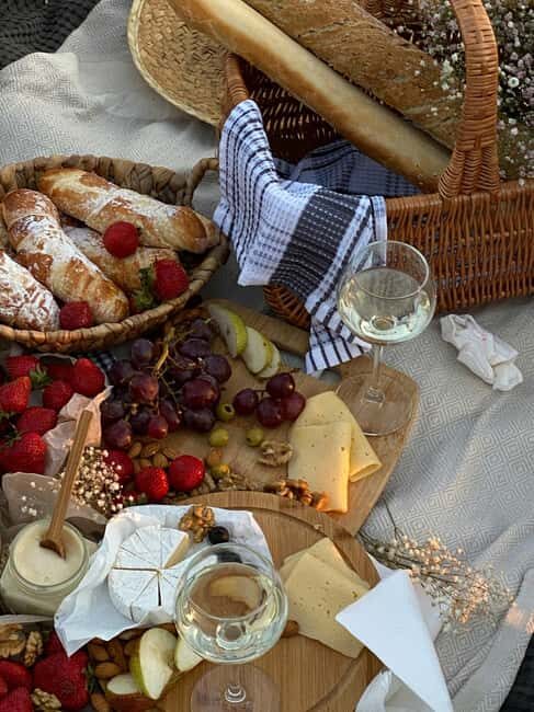 Auckland: Horseback Riding Through Vines with Wine & Dine - Practical Details and Value