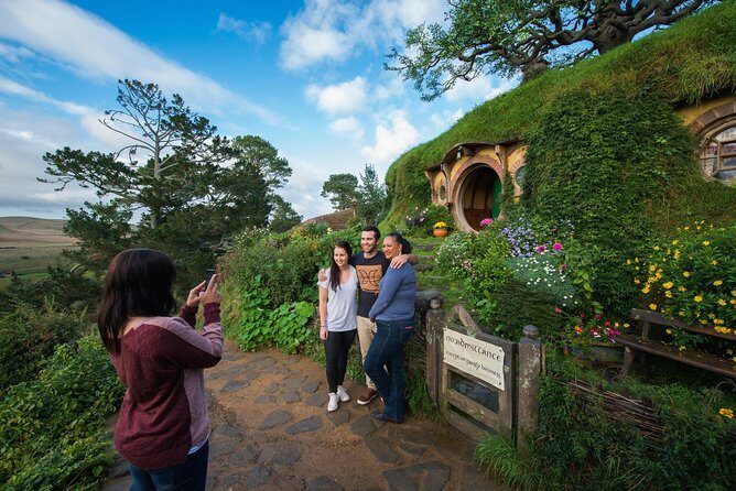 Auckland to Rotorua via Hobbiton Movie Set Tour - One Way - Who Is This Tour Best For?