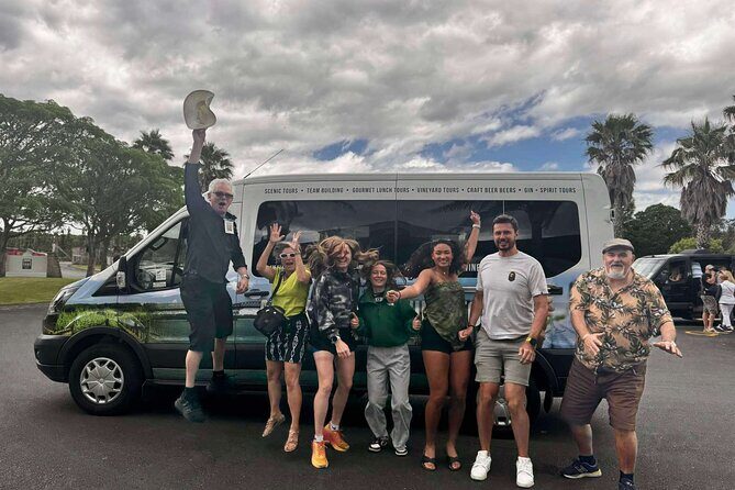 Auckland West Vineyard Tour with lunch and tastings incl - An In-Depth Look at the Auckland West Vineyard Tour
