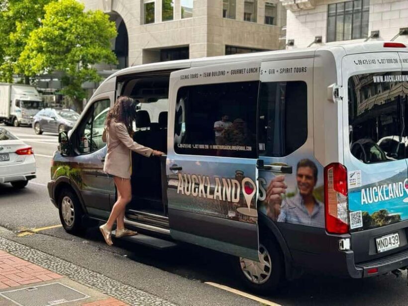 Auckland: Wine region tour with tastings and gourmet lunch - What travelers say about this tour