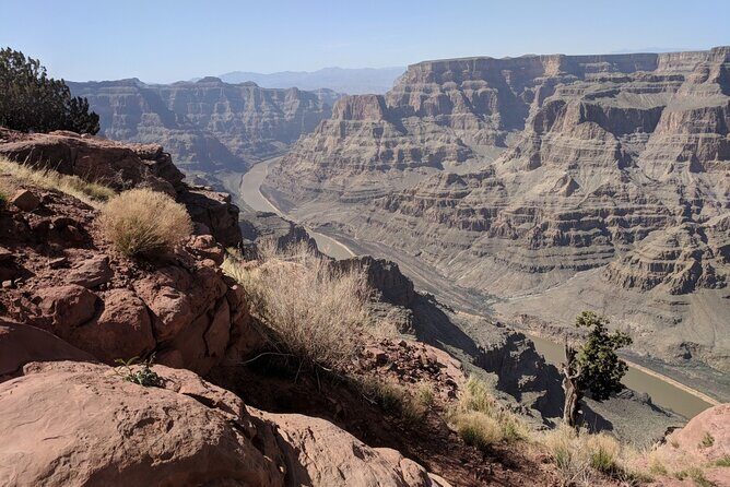 Audio Driving Tour: Grand Canyon West, Hoover Dam Red Rock Canyon - An In-Depth Look at the Tour Itinerary