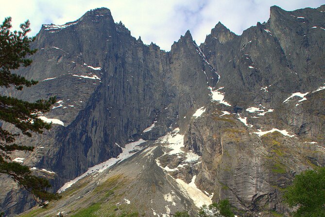 Audio-Guide Bus Tour at Scenic Routes of Åndalsnes to Trollstigen - Practical Details and Considerations