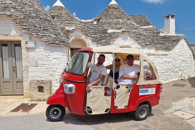 Audio Tour Alberobello with Bee Calessino/ e-Vespa /Fiat Mickey Mouse - A detailed look at the Alberobello Audio Tour with Bee Calessino, e-Vespa, and Fiat Mickey Mouse