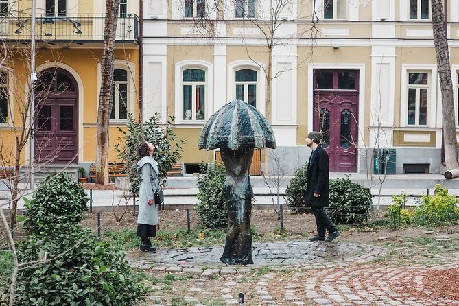 Audio Tour Guided by Live Actors: a Date With Tbilisi, Sololaki - Tour Details