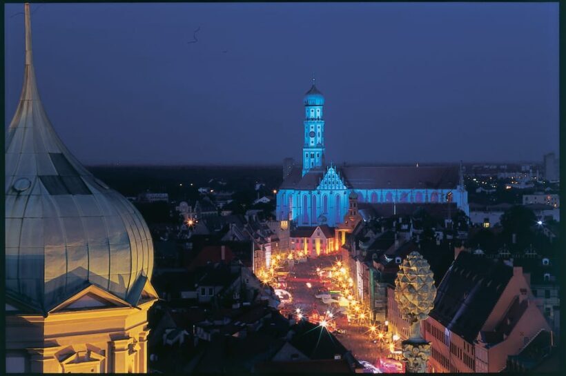 Augsburg: Illuminated Guided Evening Walking Tour - The Experience and Atmosphere