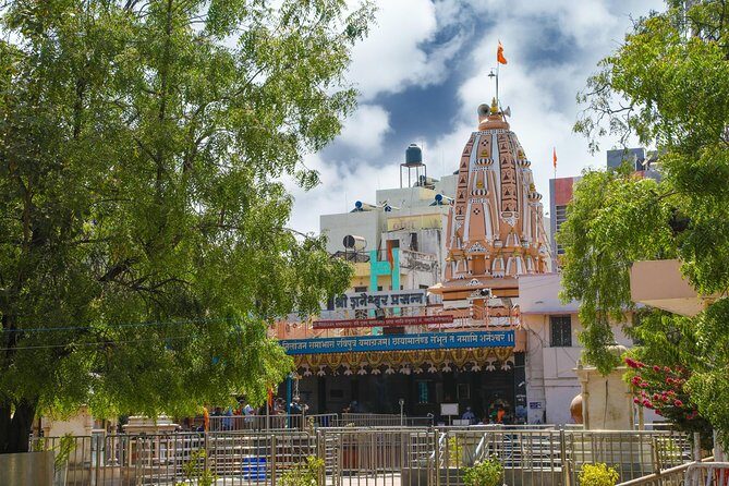Aurangabad to Vadodara: Explore the Man-made Wonder of India - FAQ