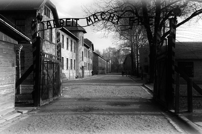 Auschwitz and Birkenau Best Value Guided Tour With Tickets - What to Expect on the Auschwitz-Birkenau Tour