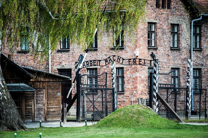 Auschwitz & Birkenau: Live-Guided Tour With Transportation and Hotel Pickup - Practical Tips for a Meaningful Visit