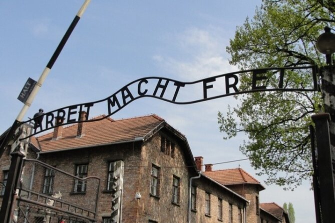 Auschwitz Birkenau Round Transfer, Private Driver from Krakow - FAQ