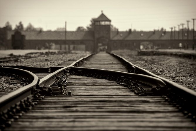 Auschwitz-Birkenau tour from Warszawa with private driver - Who Should Consider This Tour?