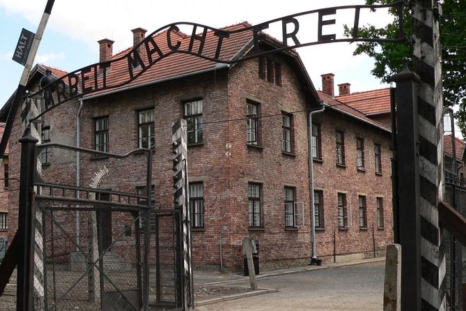 Auschwitz-Birkenau tour from Warszawa with private driver - FAQs