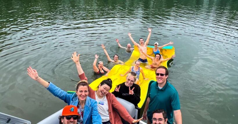 Austin: Lake Austin Private Boat Cruise - Full Sun Shading - Who Will Love This Experience?