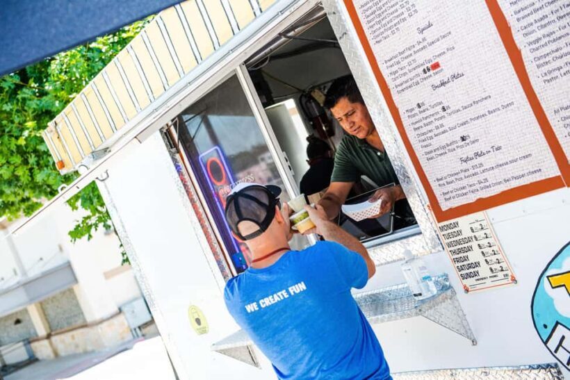 Austin: Street Art and Street Food Tour - Exploring the Itinerary in Detail