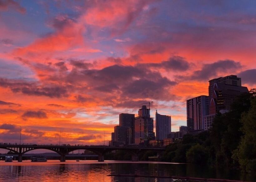 Austin: Sunset Bat Watching Kayak Tour - What’s Included and What to Bring