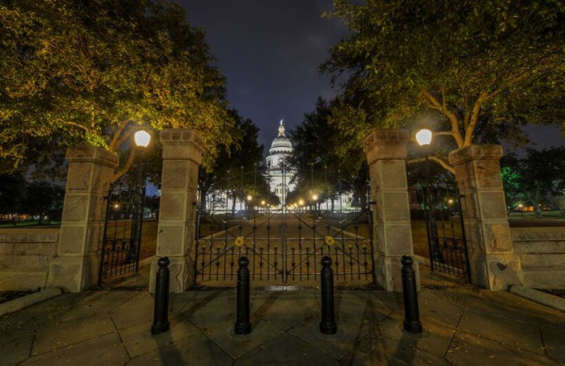 Austin: The Madam's Curse - What is the Austin Madam’s Curse Ghost Tour?