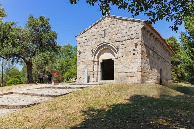 Authentic Braga & Guimarães: Small Group + Lunch and Vinho Verde - Exploring Guimarães