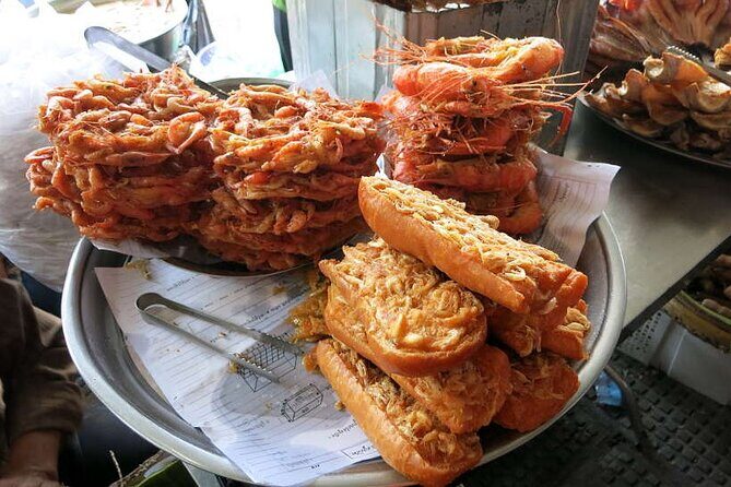 Authentic Cambodian food tour - The Guide and Group Size: Why They Matter