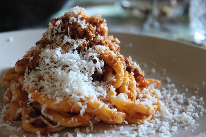 Authentic Culinary Experience in a Tuscan Family Estate - The Beauty of the Tuscan Estate