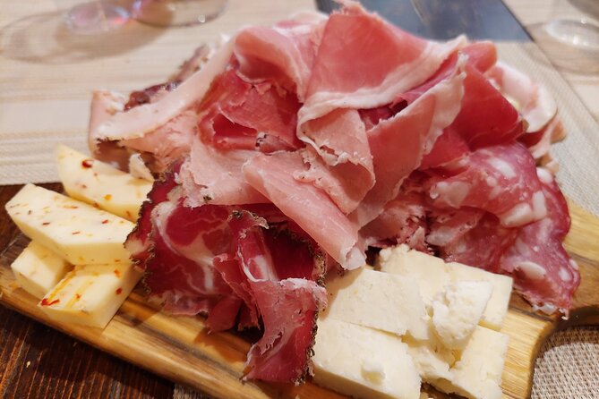 Authentic Full dinner & Wine Experience with a Sommelier in Pisa - Who Should Consider This Tour?
