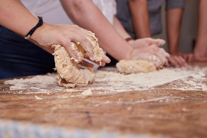 Authentic Italian Cooking Class in a Typical Milanese House - Key Points