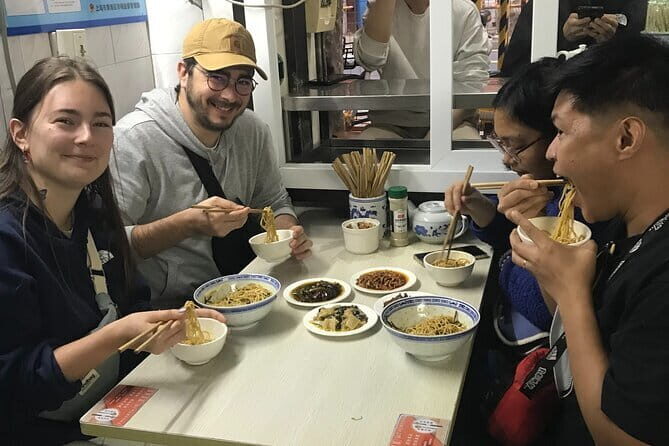 Authentic Local Food Tour In Downtown Shanghai-Tip Based - Meeting at the Heart of Shanghai