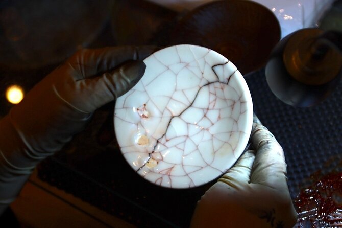 Authentic Pure Gold Kintsugi Workshop With Master Taku in Tokyo - Instructor Feedback