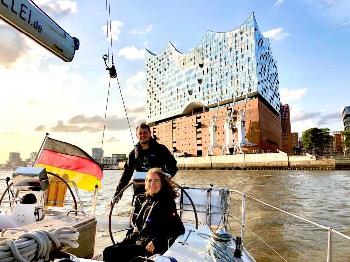 Authentic sailingtrip "towards Blankenese", Hamburg/Elbe - An In-Depth Look at the Hamburg "Towards Blankenese" Sailing Trip