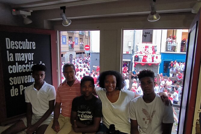 Authentic San Fermín experience with balcony and buffet breakfast. - A Closer Look at the San Fermín Tour