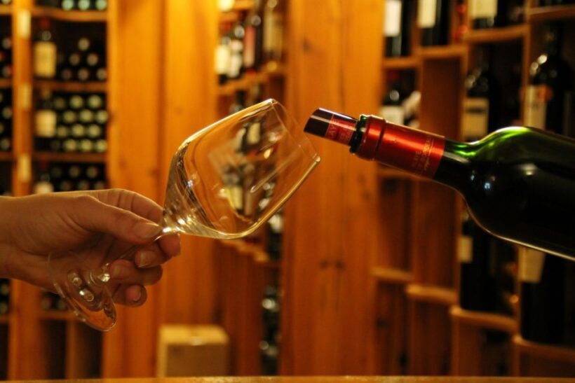 Avignon City of Popes and Wine Tasting Private Full Day Tour - Lunch and Free Exploration in Avignon