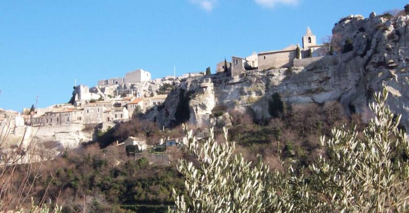 Avignon: Pont du Gard, Saint Remy and Les Baux Half-Day Tour - Authentic Traveler Feedback