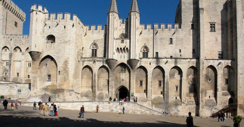 Avignon: Tour with Private Guide - The Guide and the Experience