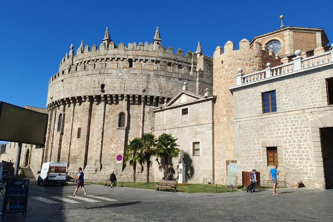 Ávila Segovia Private Trip From Madrid - Meeting and Pickup Information