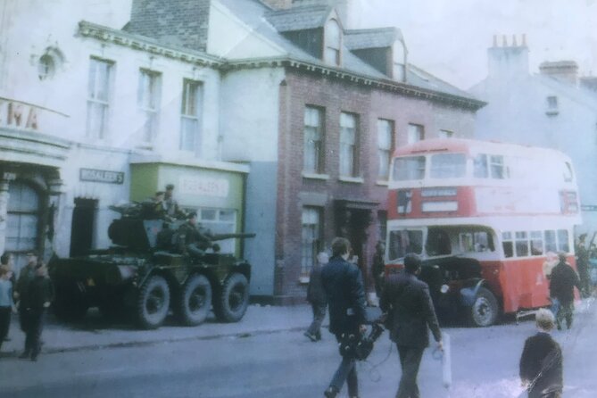 Award Winners Express 2 Hrs Black Taxi Tours and Mural Taxi Tour - Exploring Belfasts Turbulent History