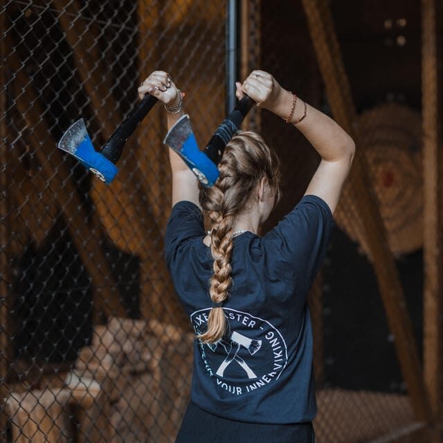 AXE THROWING EXPERIENCE IN ANTWERP - Price and Value