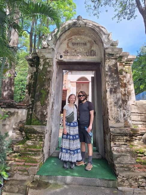Ayutthaya: Colorful Slow Life Bicycle Tour with local guide. - Who Should Consider This Tour?