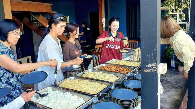 Ayutthaya: Sabieng Riverside Restaurant - Traveller's Lunch - The Buffet Experience