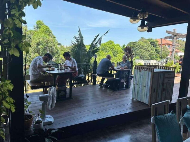 Ayutthaya: Sabieng Riverside Restaurant - Traveller's Lunch - Authenticity and Value