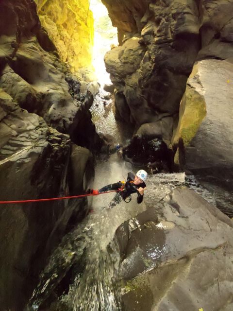 Azores: Canyoning in Salto do Cabrito - The Guides and Equipment: Why They Make a Difference