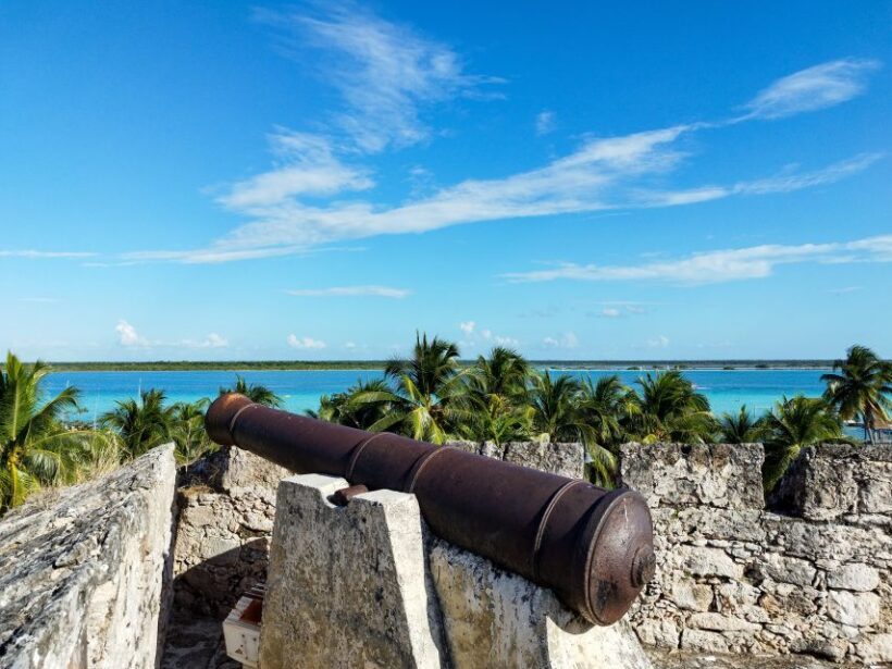 Bacalar: Lagoon, Pirate Canal, Stromatolite Day Trip w/Lunch - Delving into History — San Felipe Fortress