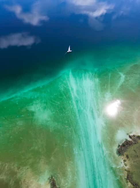 Bacalar: Lagoon Sailing Tour with Snacks and Drinks - Key Points