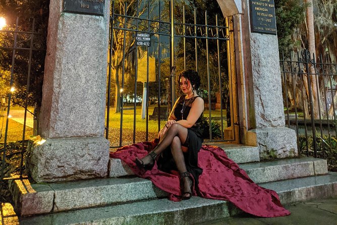 Bad Kitty Haunted Savannah Pub Crawl - Spooky, Naughty Ghosts - Cocktails and Chills: Exploring the Pub Crawl