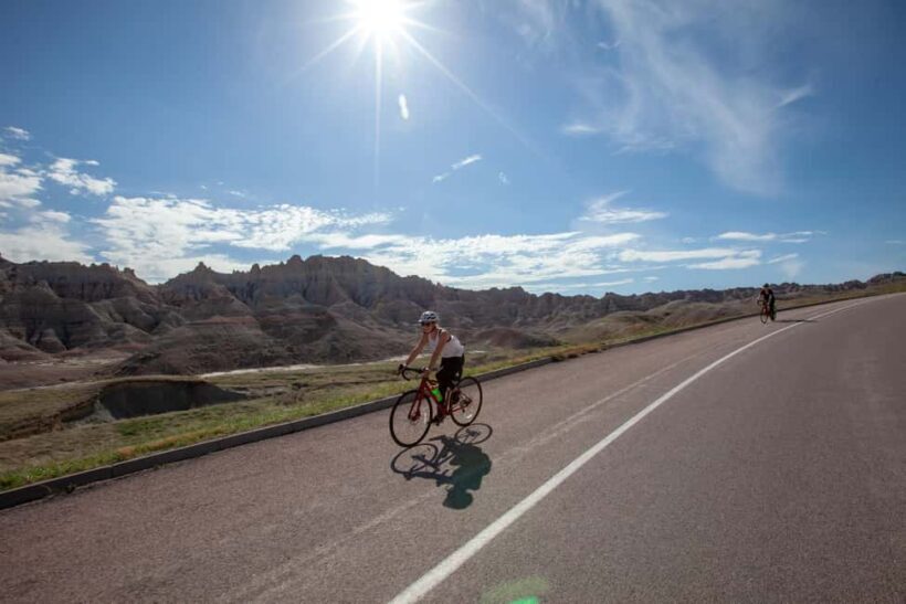 Badlands National Park: Private Bike/E-Bike Tour with Lunch - A Closer Look at the Experience