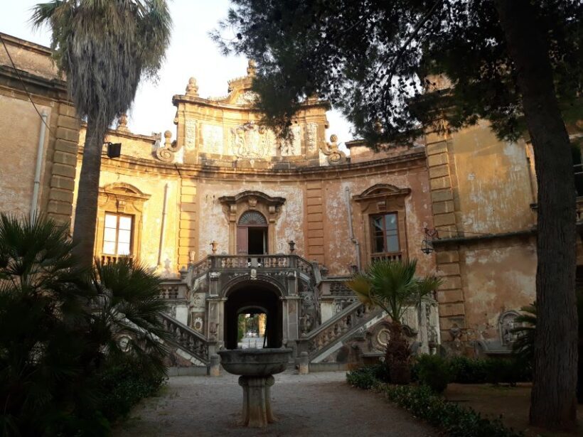 Bagheria: tour of Villa Palagonia and Street Food itinerary - Strolling Through Bagheria’s Historic Center
