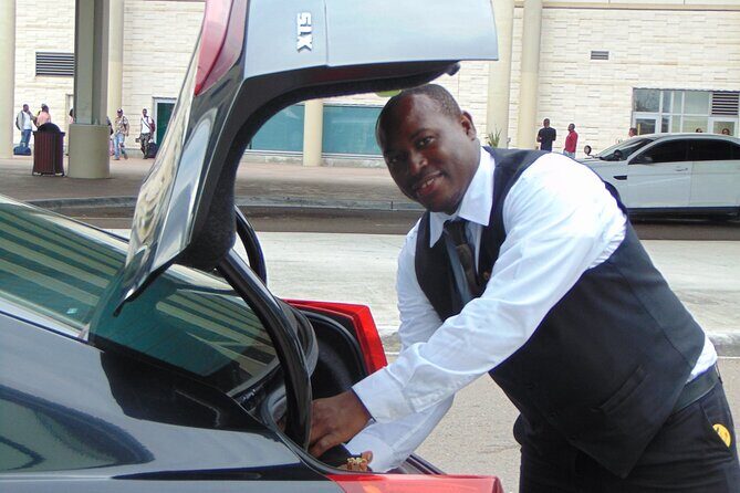Bahamas Airport Transportation w/Free Grocery Stop-1 Way Private - Who Should Book This Transfer?
