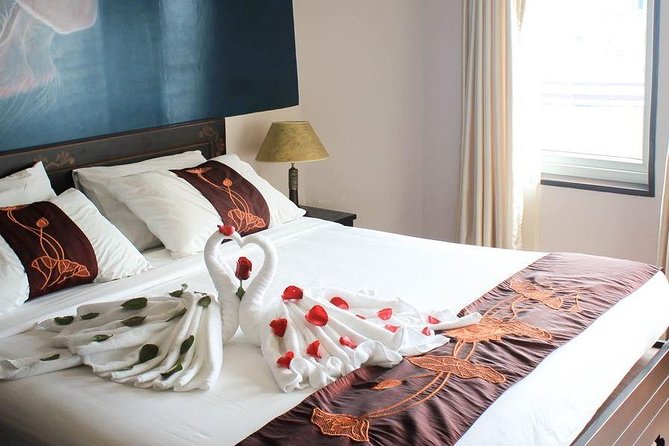 Bai Tu Long Bay Luxury Cruise 2D/1N: Visit Bai Tu Long bay & pristine places - What We Love About This Tour