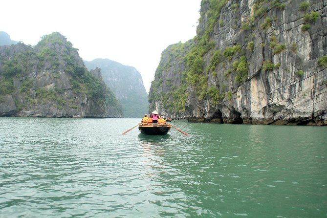 Bai Tu Long Luxury Cruises 2D/1N Tour: Kayaking, Swimming at the pristine places - Important Details and Tips